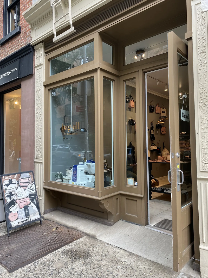 Explore Bag-all Stores and Offices in New York and Paris